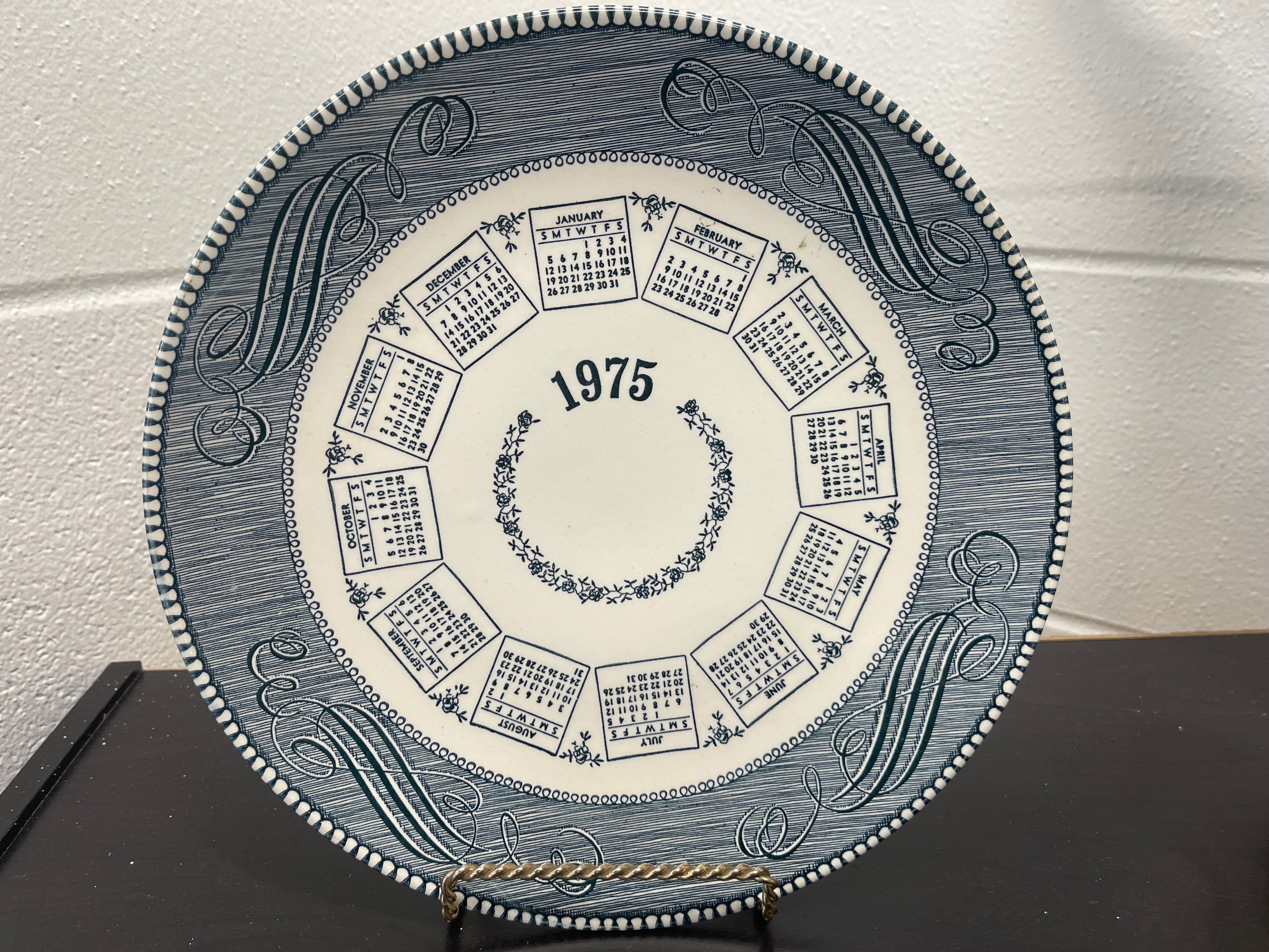 Plate 1975 Calendar (P015) – Ersula's History Shop